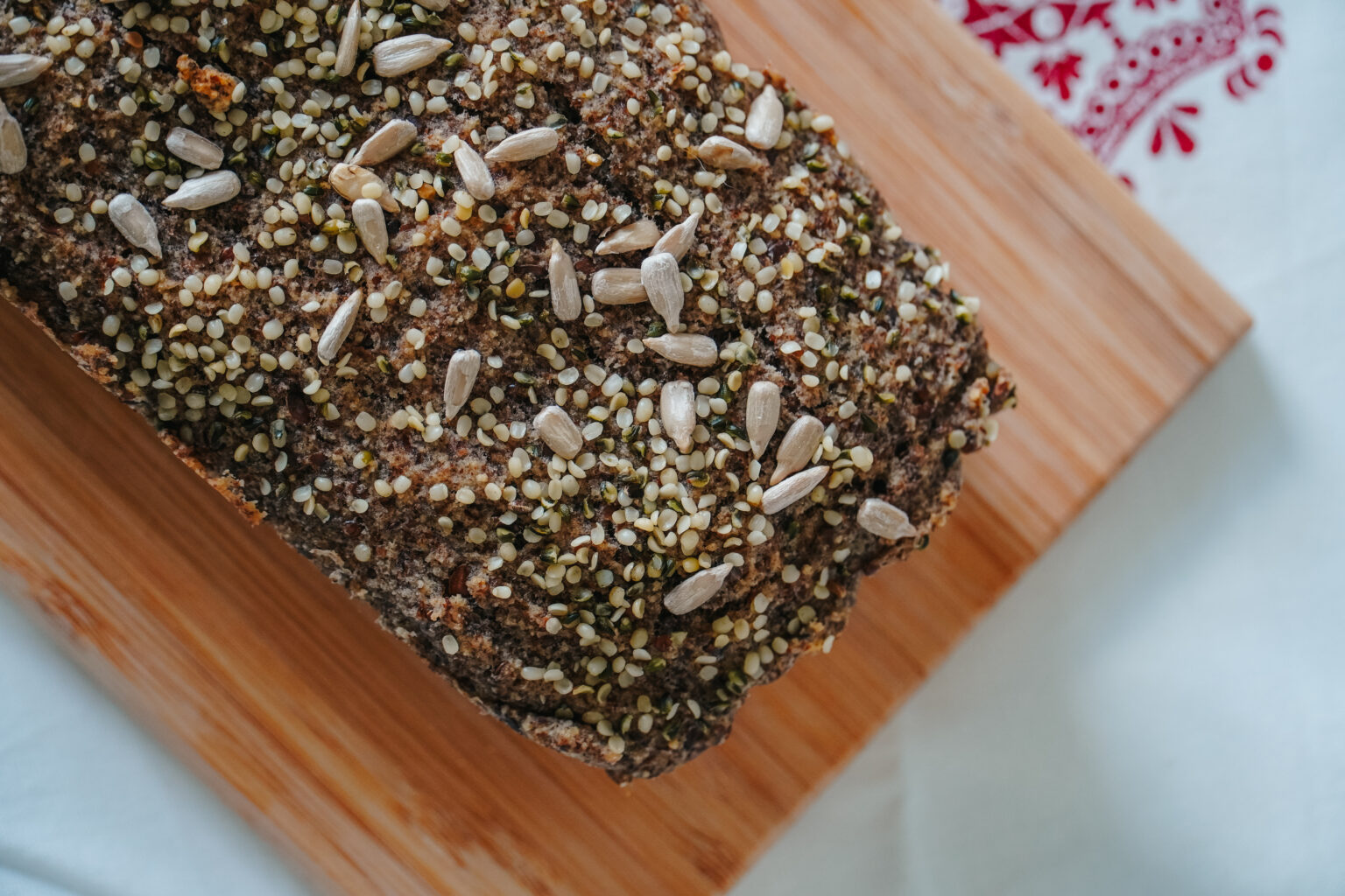 Keto linų sėmenų duona - Keto Kodas | Keto mityba